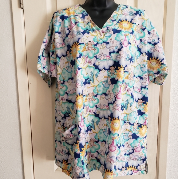 White Cross | Tops | Womens Scrub Top Size Large | Poshmark